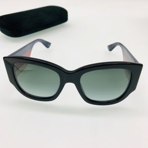 Gucci | Accessories | Nwt Gucci Gg276s Black Gold Logo Sunglasses ...